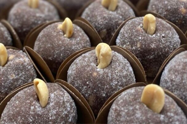 Como fazer um delicioso doce cajuzinho? – Panelaterapia